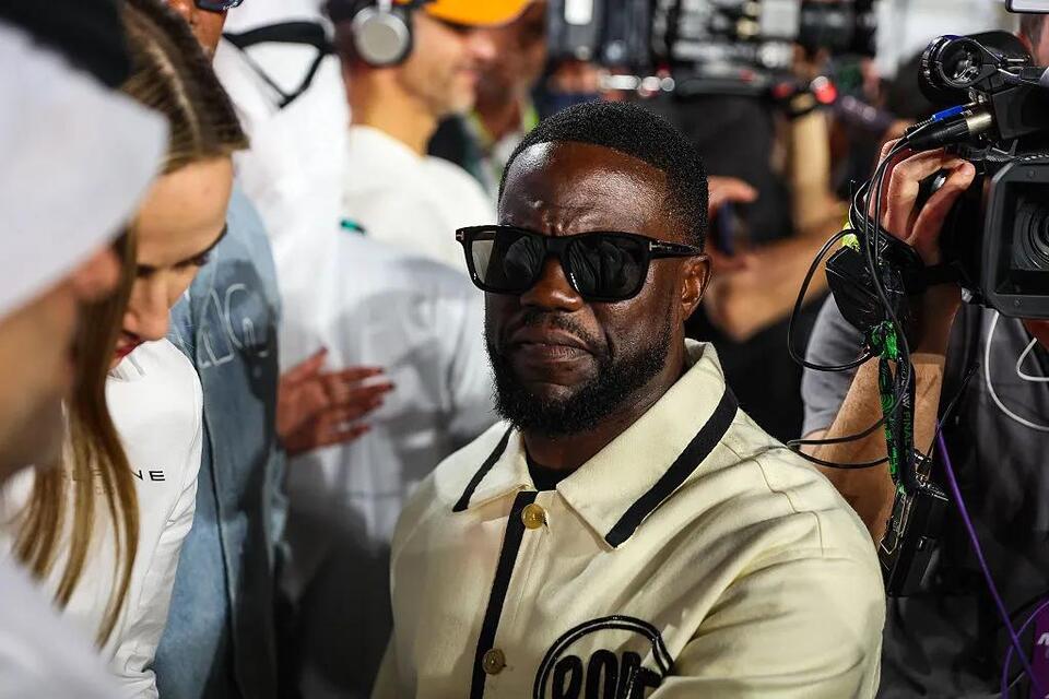 Michael Jordan’s Sons Want To Fight Kevin Hart Over Netflix Jokes ...