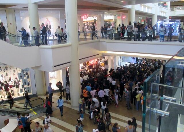 Teens Apparently Arrested at The Mall at Bay Plaza after Organized ...