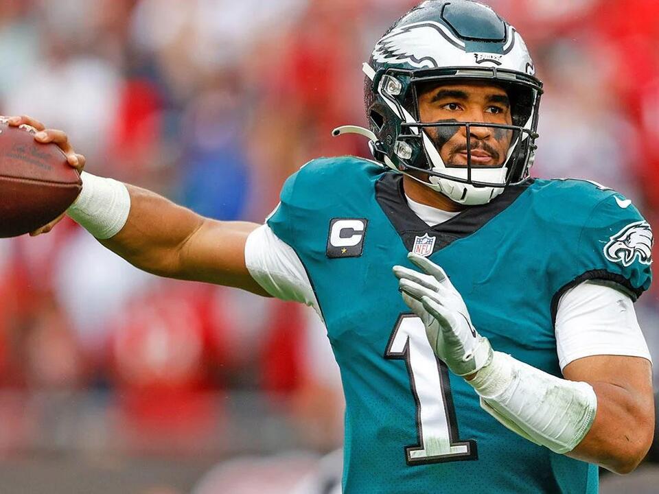 Packers vs. Eagles player props, odds, AI prediction, NFL in Brazil picks: Jalen Hurts goes over ...