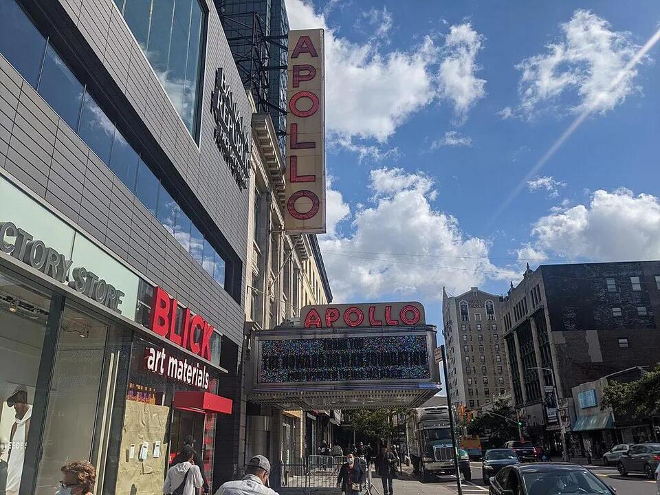 Kiki Shepard, Beloved ‘Showtime at the Apollo’ Co-Host, Dies at 74 ...