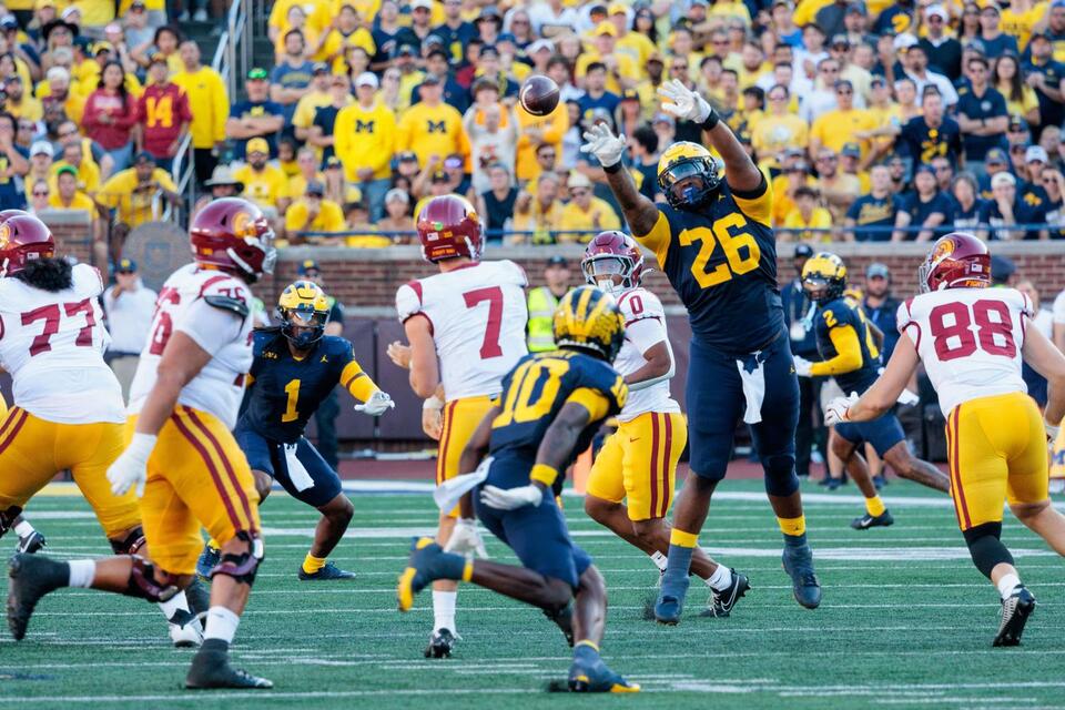 ‘My national championship’: Wolverine who broke his leg in playoffs ...