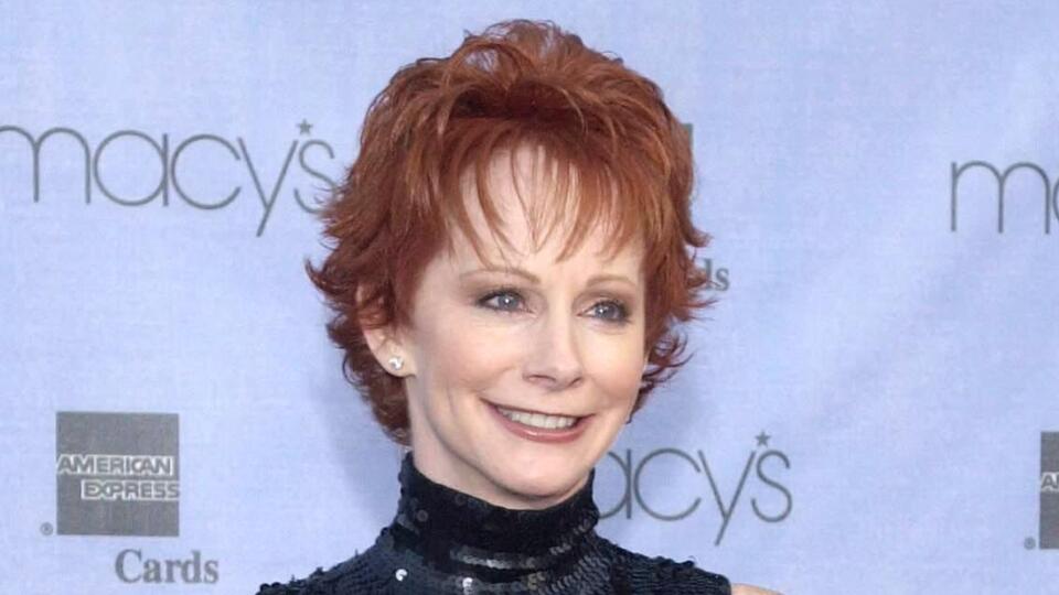 After Devastating Loss, Reba McEntire’s Story Is Inspiring Fans More ...