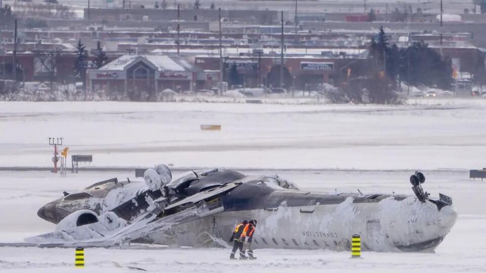 Delta plane crash: Passenger describes landing of flight 4819 in ...