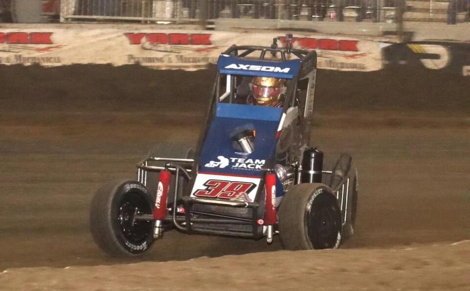 Axsom Hangs On For Chili Bowl Glory - NewsBreak