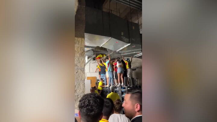 Over 75 minutes delayed. Fans crawling through air vents. What went ...