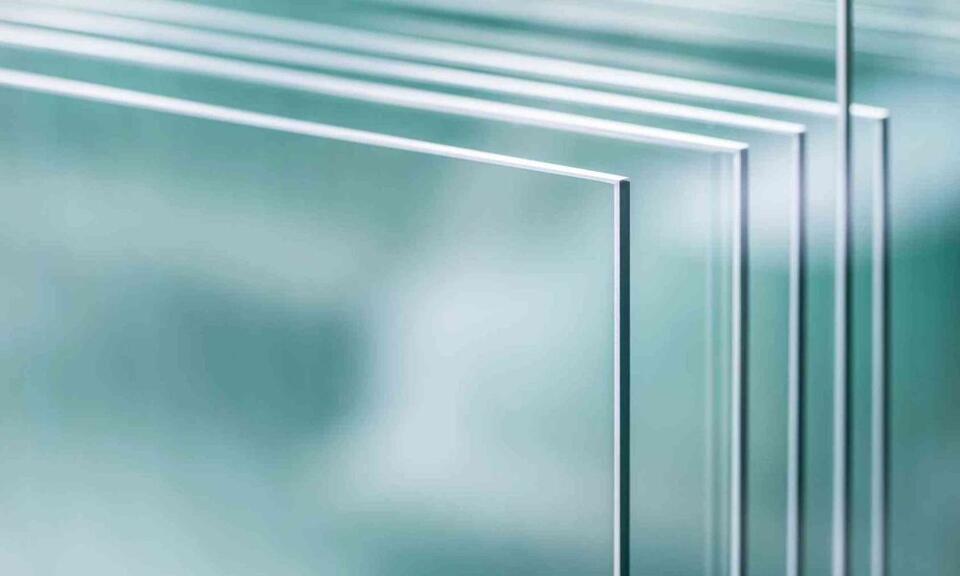 Ancient glassmaking method helps create glass that traps carbon dioxide ...