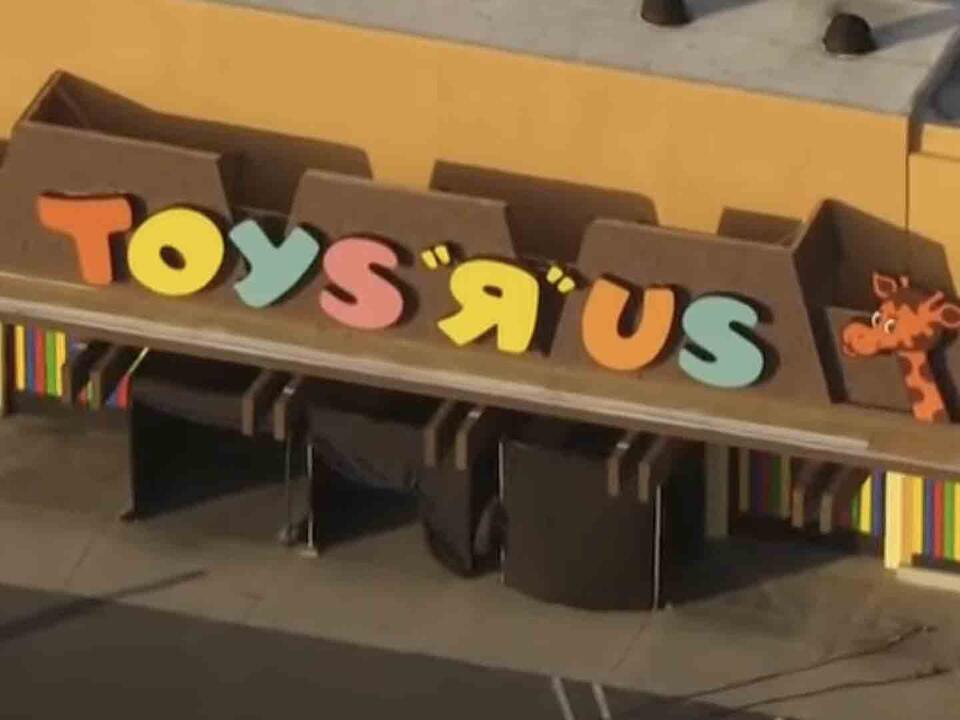 Relive some childhood memories with new Toys”R”Us storefront set in ...