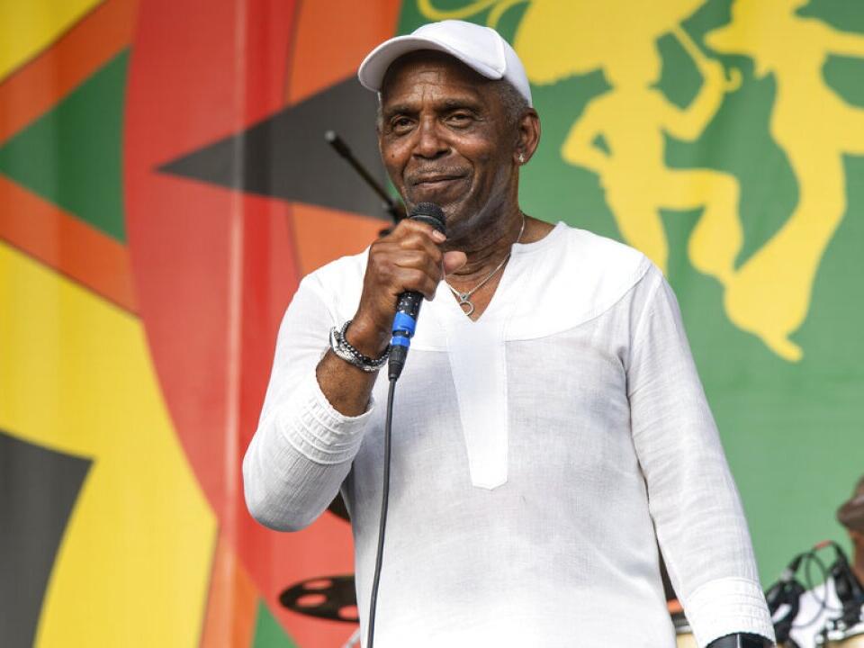 Frankie Beverly, known for iconic song 'Before I Let Go,' passes away at 77