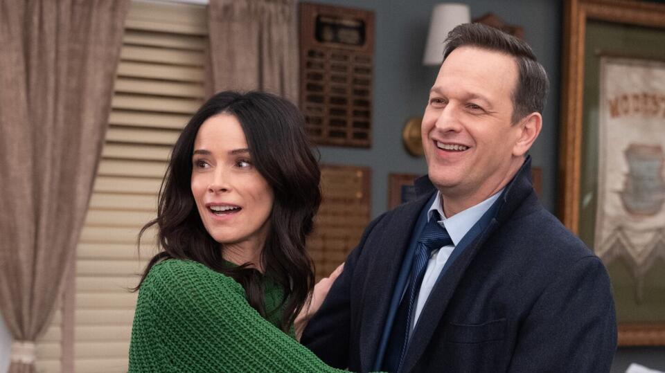 ‘Best Medicine’s Abigail Spencer Ponders Louisa’s Major Decision ...