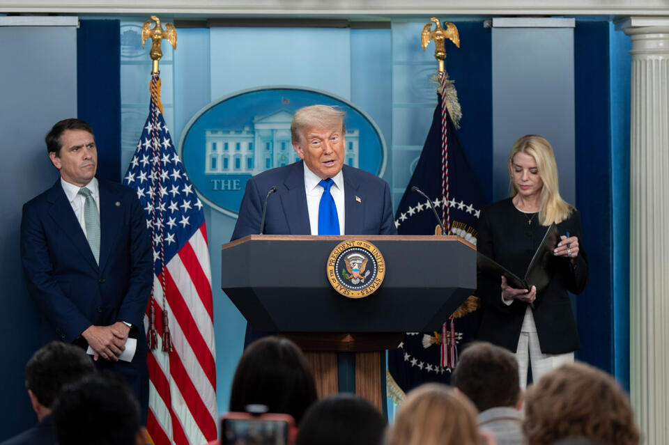 Trump’s “No Money” Warning Sends Iran Peace Plan Into Turmoil as 60-Day ...