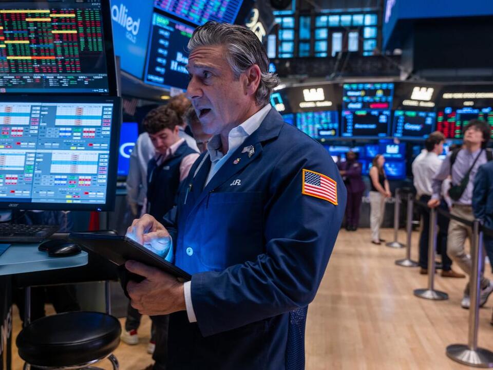 Stocks hit a new record high after markets open for trading - NewsBreak