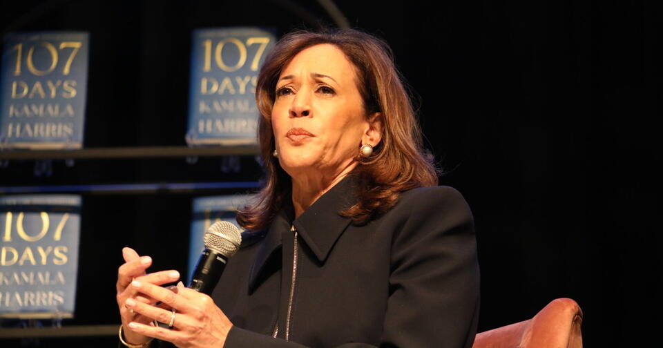 Former VP Kamala Harris speaks before packed crowd in Jackson on book ...
