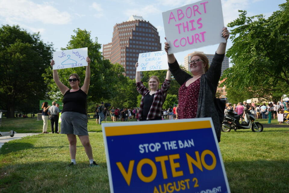 Kansas City protest emphasizes impact of Roe v. Wade ruling on ...