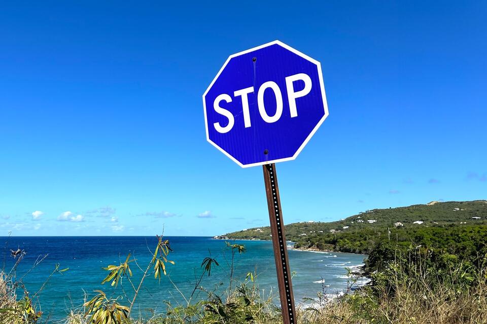 Here’s What It Means If You See a Blue Stop Sign - NewsBreak