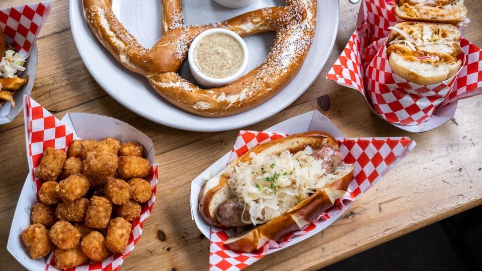 10 Beloved Chain Buffets That Have Closed for Good - NewsBreak