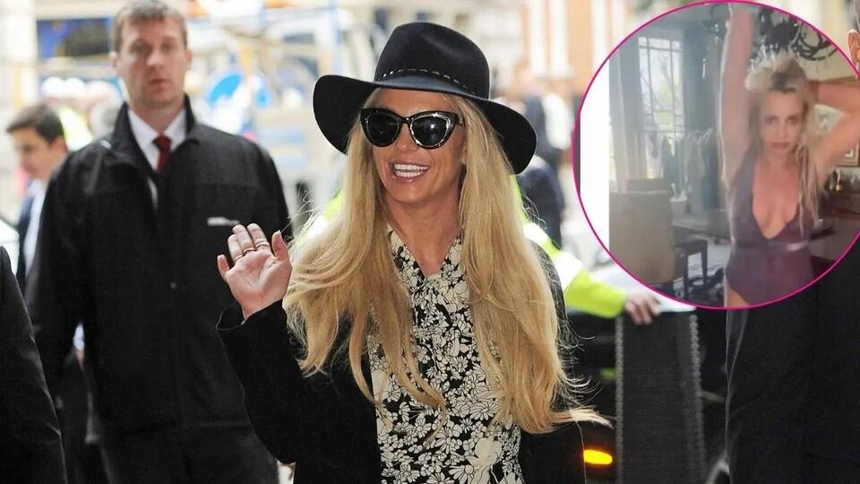 Britney Spears Suffers Nip Slip In Risqué Dance Video Newsbreak 6381