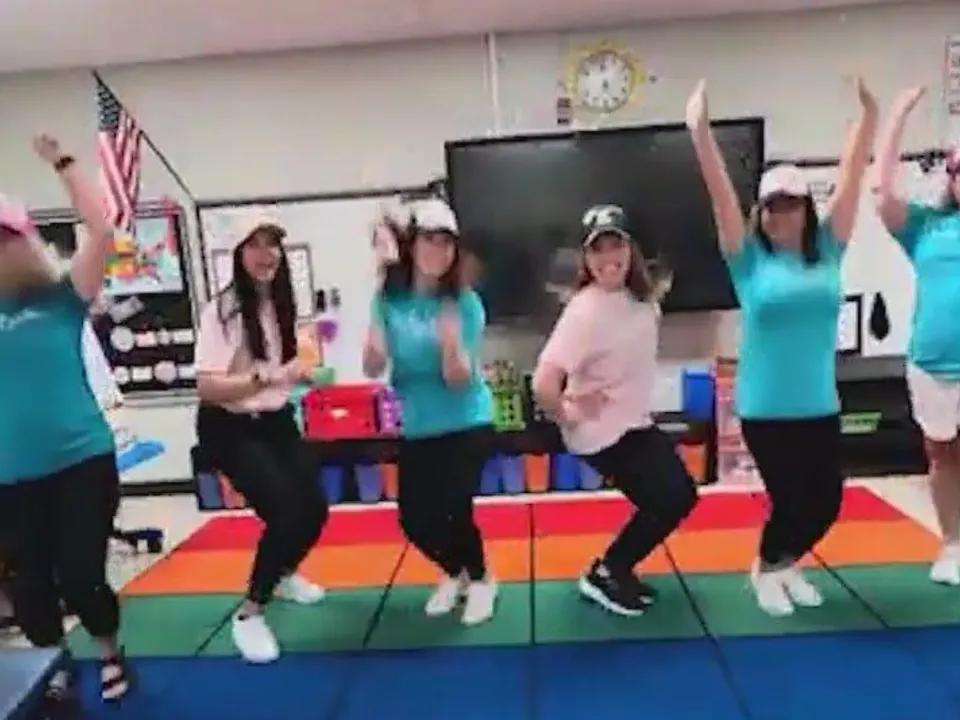 Ford Elementary School staff welcoming back students