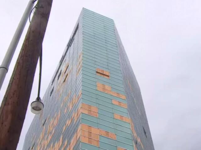 Capital One building, damaged in Hurricane Laura, to be demolished ...