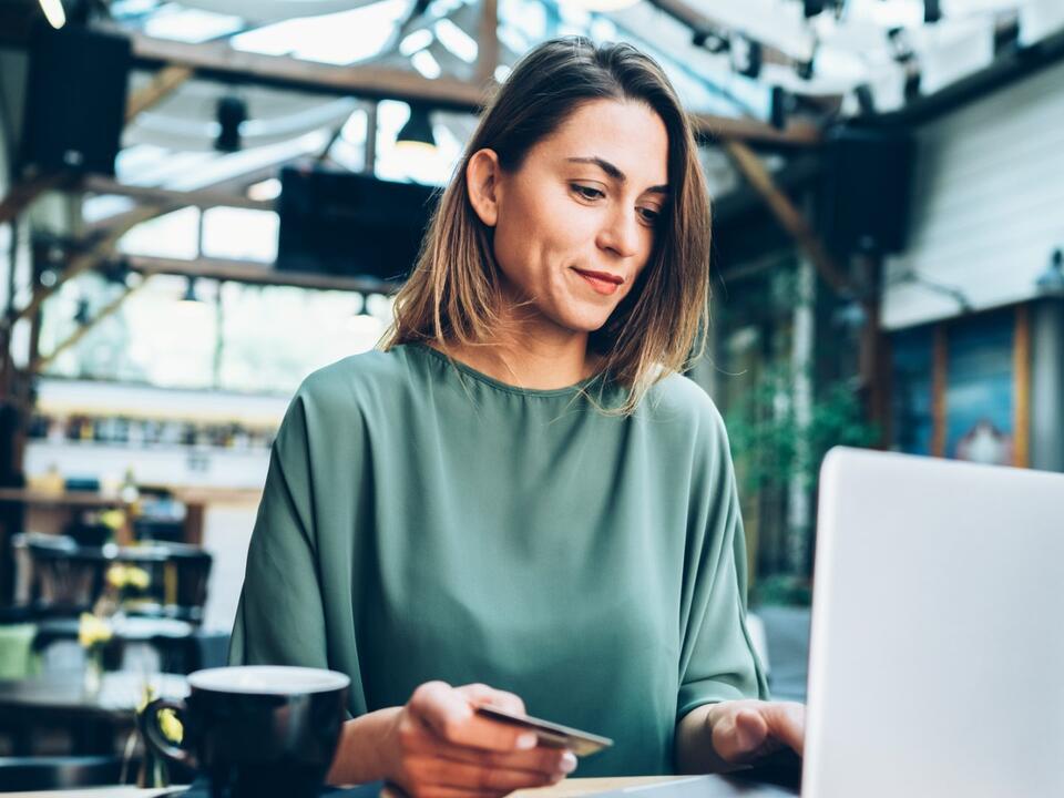 How Frugal People Use Credit Cards: 6 Tips for Thrifty Credit Management