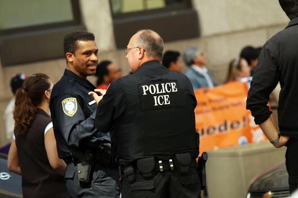 Amount of Asylum-Seekers in ICE's Alternative to Detention Program ...