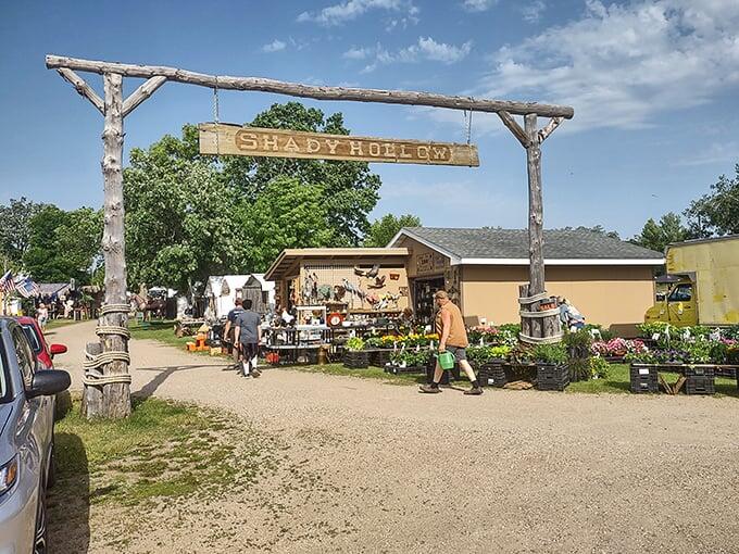 7 Massive Bazaars In Minnesota That Are A Bargain Hunter’s Paradise ...