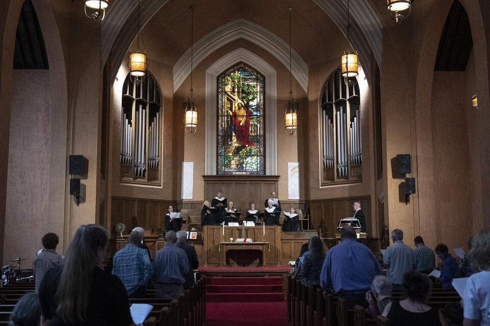 Sacramento's Pioneer congregation holds grief, hope as it sells 177 ...