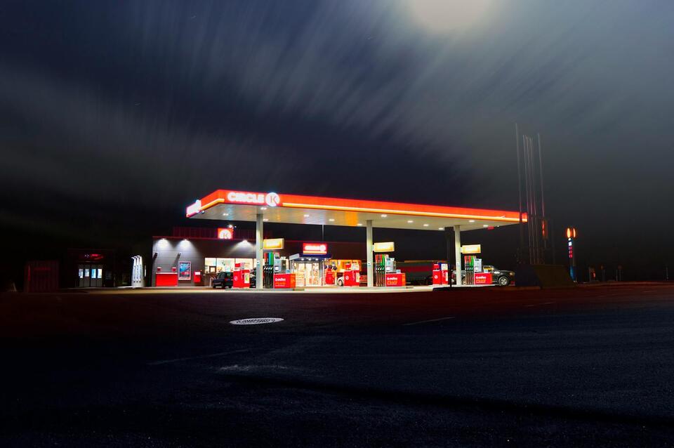11 Gas Station Tricks That Quietly Drain Your Wallet - NewsBreak