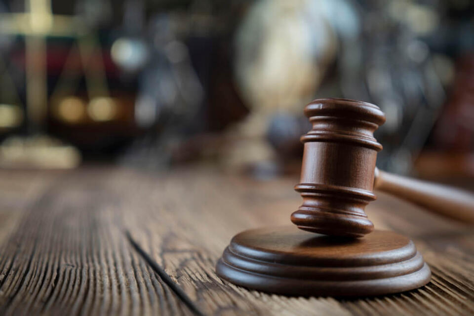 WaterWipes Lawsuit Claims ‘World’s Purest Baby Wipes’ Actually Contain ...