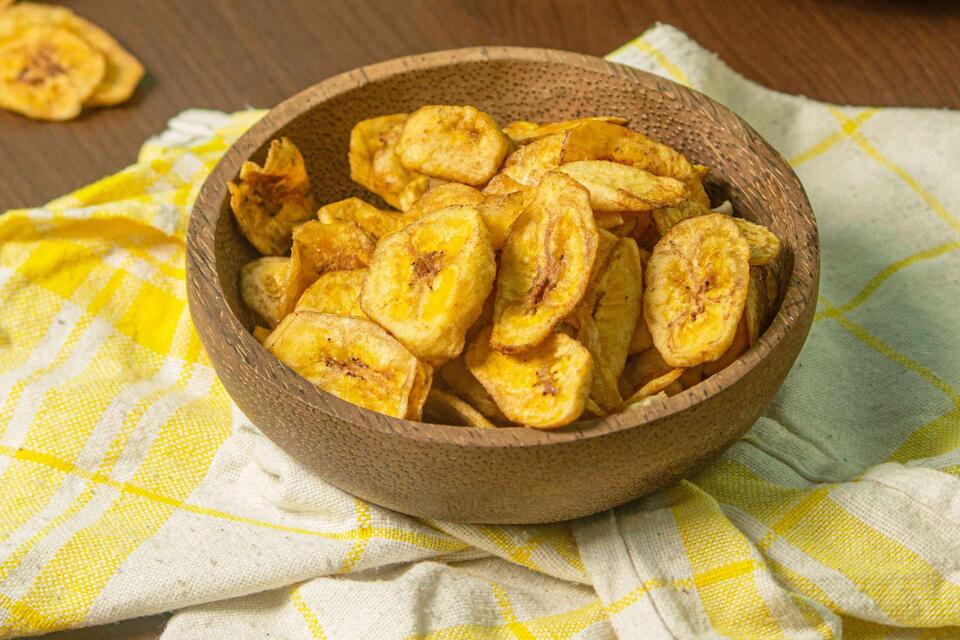 I Asked a Nutritionist for Her Go-To Healthy Snacks—These 5 Made the ...