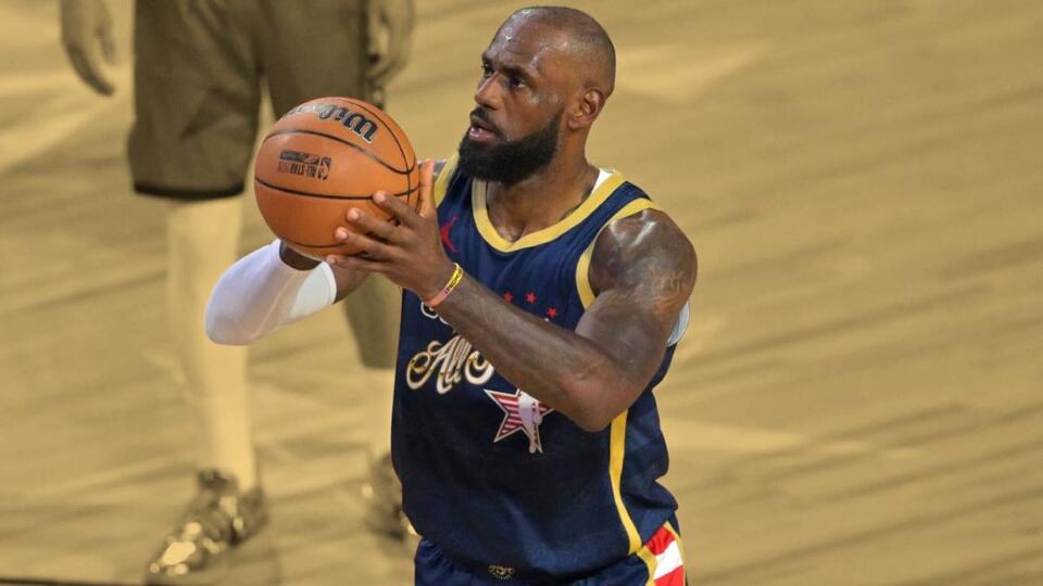 "I don't want everybody to see him like KG" - Jeff Teague urges LeBron ...