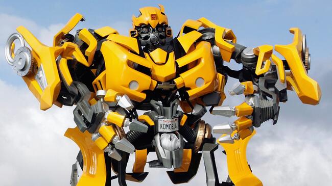 25-Foot-Tall 'Transformers' Bumblebee Replica Pops Up In Rural Texas ...