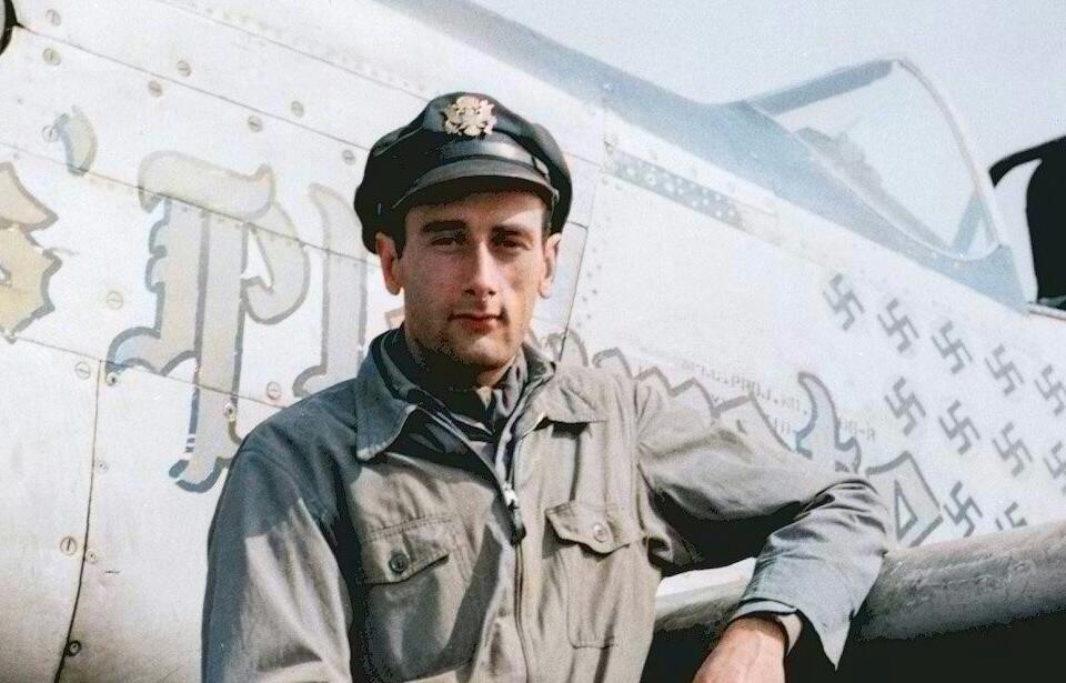 USAAF pilot Bruce Carr bravely escaped capture in a stolen Luftwaffe ...