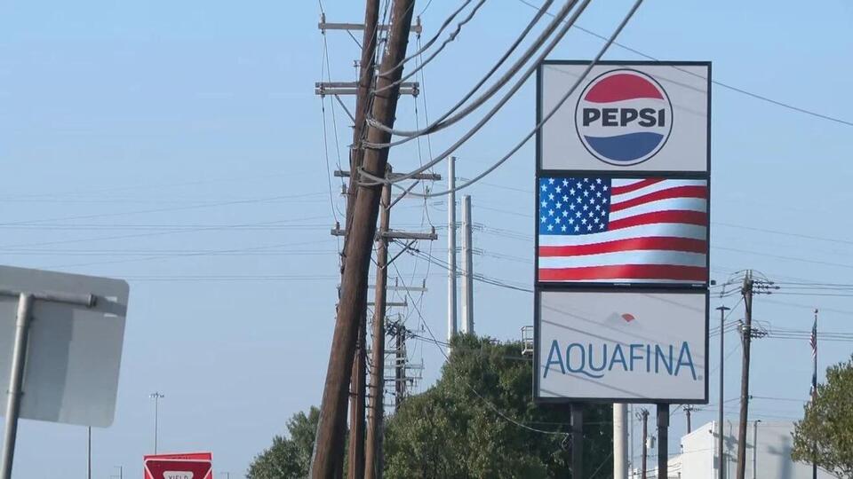 Worker dies after being pinned between trailer and dock at Pepsi ...
