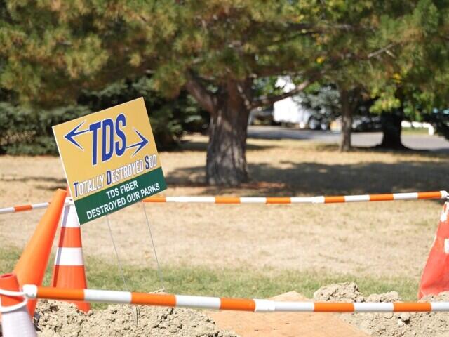 Billings residents remain frustrated with TDS Fiber over withered grass ...