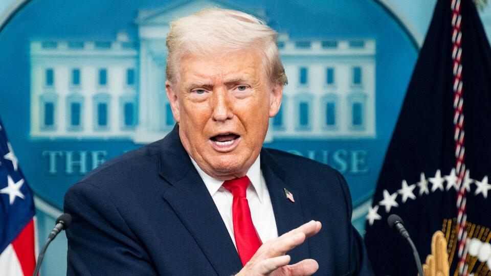 Donald Trump warns Iraq against making ‘very bad choice’ - NewsBreak