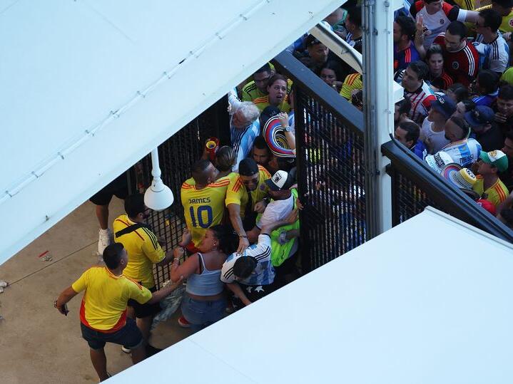 Miami Dolphins' Hard Rock Stadium left with 'significant damage' after ...