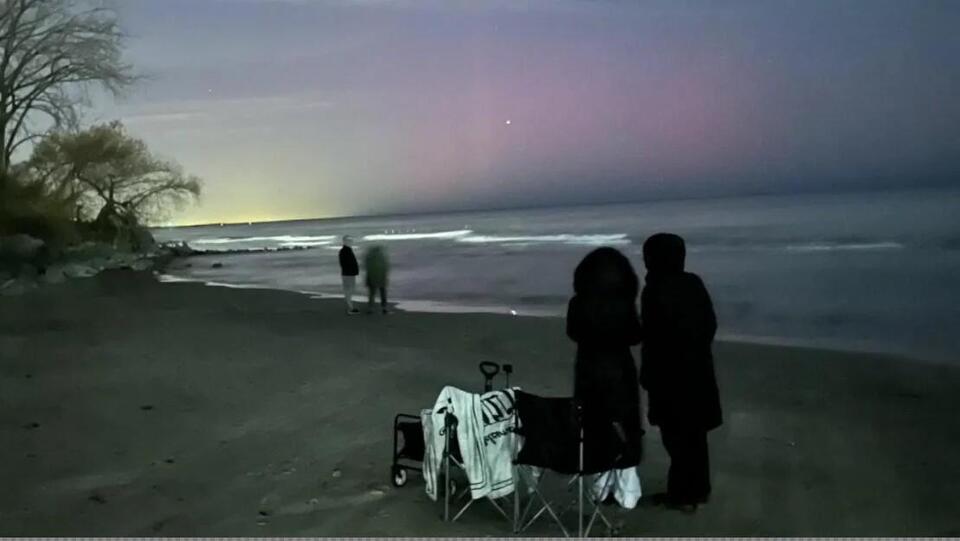 Northern lights encore doesn't dazzle quite like first night, but still ...