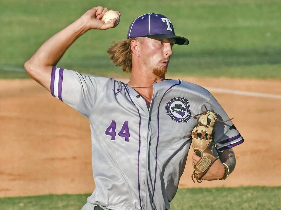 River Bandits remain red hot, extend win streak to 10