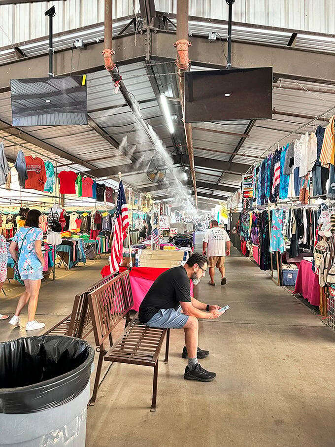 The Massive Flea Market In Arizona Where You Can Fill A Whole Cart For ...