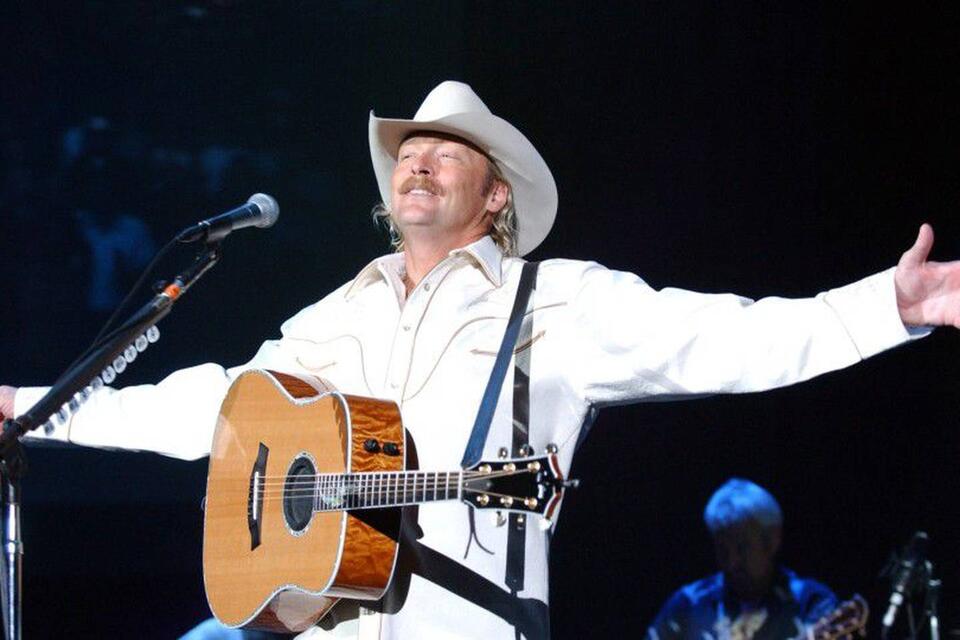 Country star Alan Jackson reveals balance issues caused by degenerative ...