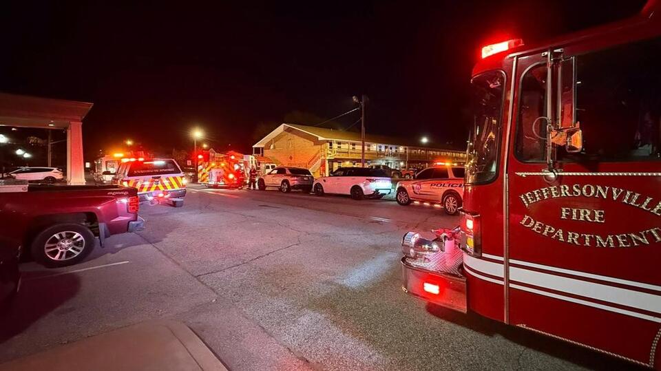 Firefighters get southern Indiana apartment fire under control in 15 ...