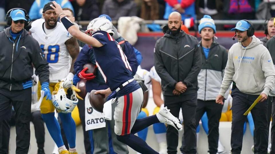 Drake Maye has head injury scare in Patriots-Chargers - NewsBreak