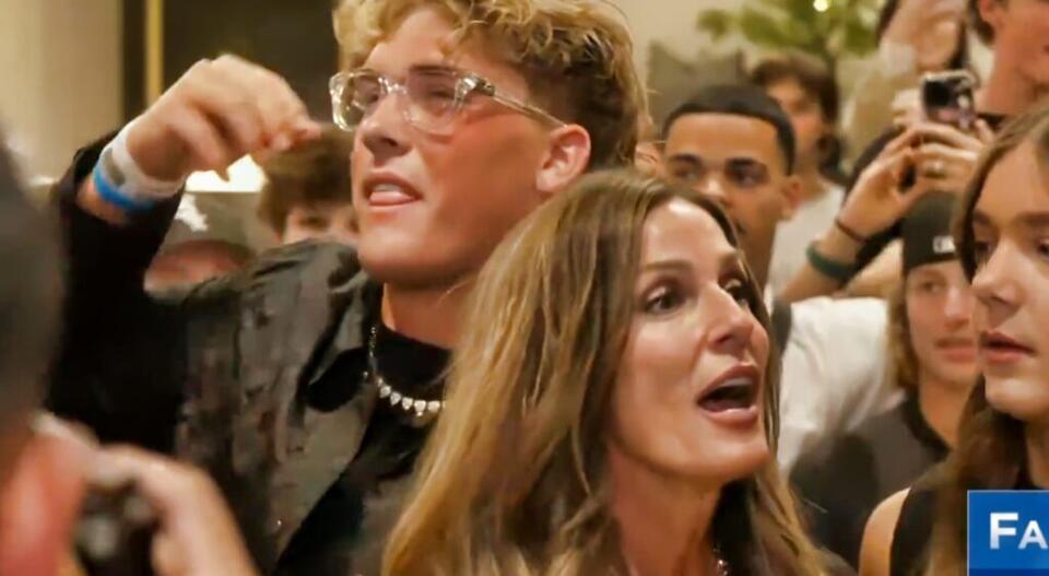 Jaxson Dart’s Incredibly Fit Mom Completely Stole The Show During The ...