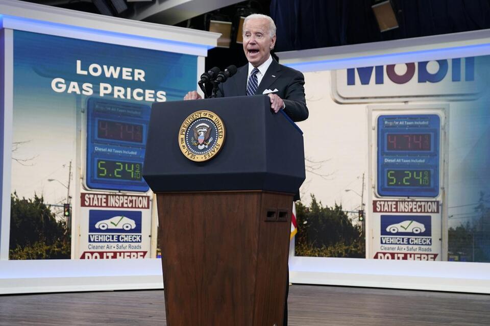 DNC Touts ‘Bidenomics at Work’ Hours After New Poll Shows Just 24% of ...