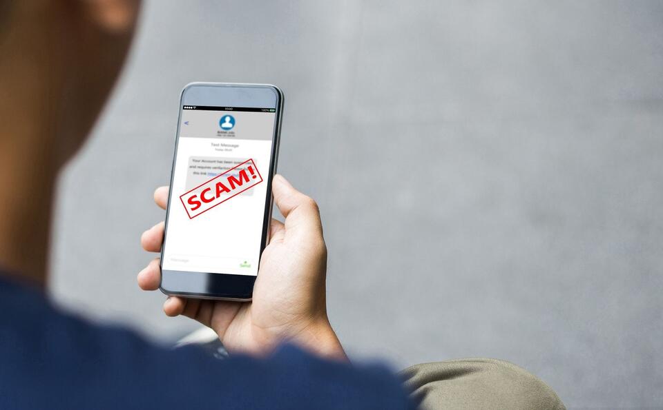 Illinois Taxpayers are Being Warned of a New Refund Text Scam - NewsBreak