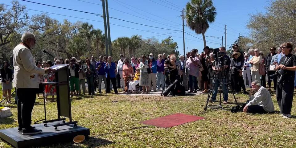 Sarasota unveils lynching memorial - NewsBreak