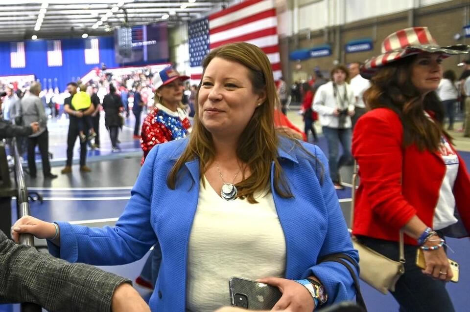 Pro-Trump attorney released from custody after promising to turn ...
