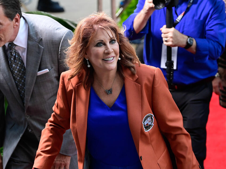 Nancy Lieberman Dares Fans To Message Her After Strong Caitlin Clark Take