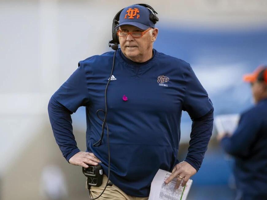 Illinois hires former UTEP coach Dana Dimel as a senior offensive assistant