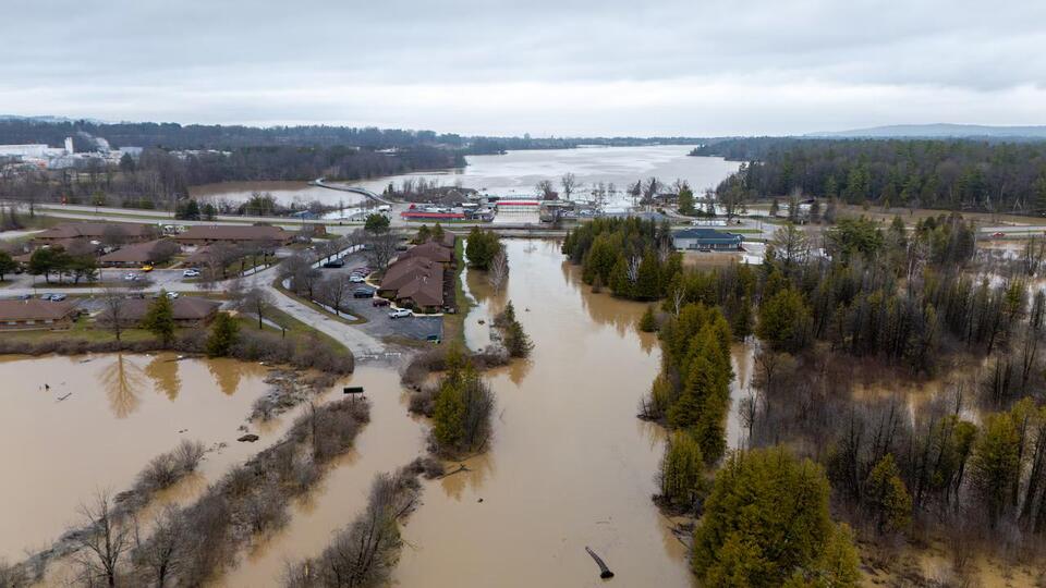 Traverse City flood collapses bridge, submerges pickleball court and ...